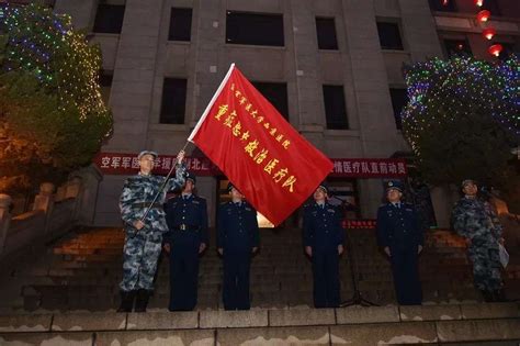中国日报网 出发！义无反顾！空军军医大学医疗队队员驰援武汉 欢迎访问空军军医大学（第四军医大学）