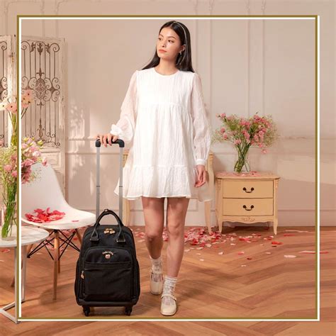 Bag To You 百達遊 Hello Kitty 凱蒂美好時光 四輪行李袋 黑 Kt01u08bk Pchome 24h購物