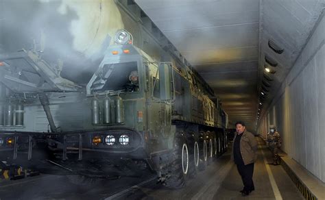 Ким Чен Ын приказал усовершенствовать подготовку к войне — РБК