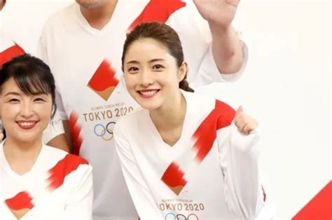 石原聰美領跑東奧聖火 感性喊「有目標就有希望」 運動即時 運動 世界新聞網