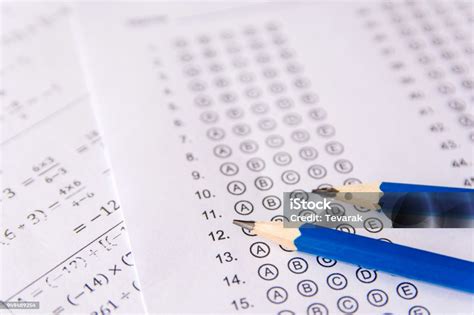 버블링 답변 답변 시트 또는 표준화 시험 형식에 연필 여러 선택 대답 시트 대학수학능력시험에 대한 스톡 사진 및 기타 이미지 대학수학능력시험 Stem 주제 검사 보기