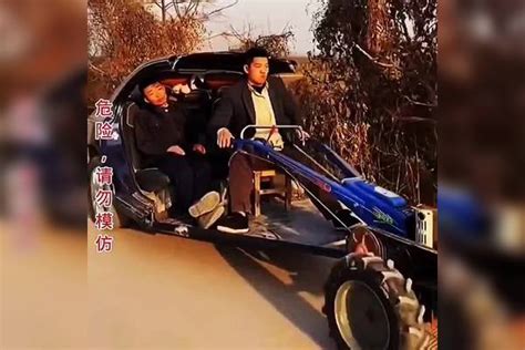 这车辆厉害了，车门都是剪刀门，有这车上车姿势都是很豪橫 剪刀 车门 姿势