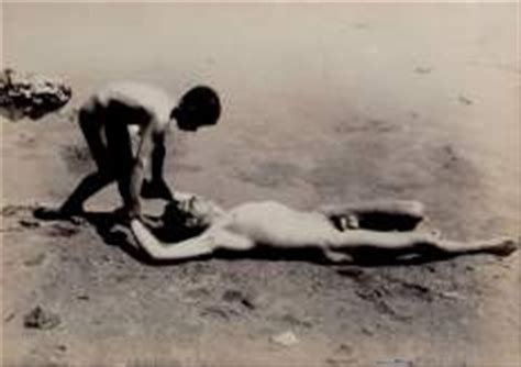 Deux garçons nus sur la plage von Guglielmo von Plüschow auf artnet