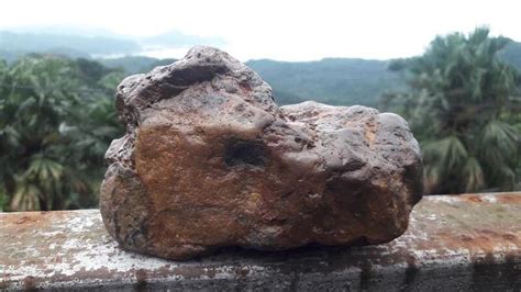 已售出稜壁崖基隆河黃蠟石 奇石雅石玉石雕黑膽石戈壁石太湖石靈壁石壽山雞血石田黃龍玉寶石彩陶石西瓜石玫瑰石南田石 露天市集 全台