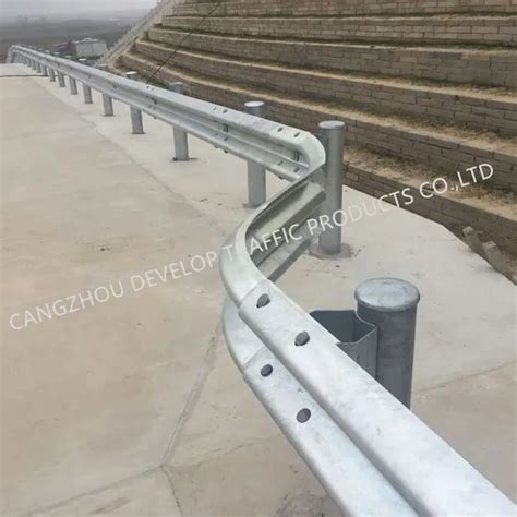 Highway Curved Bending Guardrail Road Traffic Safety Barrier Guard Rail