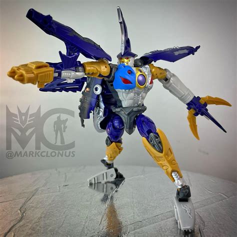 Age Of The Primes Voyager Sky Byte Behind The Scenes Transformers