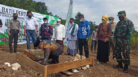 Peletakan Batu Pertama Sebagai Simbol Dibangunnya Gedung Sekolah Islam