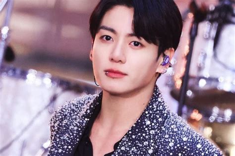 Bts Jungkook Makes History On The Us Billboard 200 With Golden