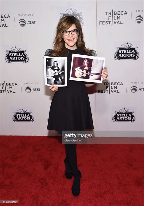 Celebrity Legs And Feet In Tights Lisa Loeb`s Legs And Feet In Tights 4