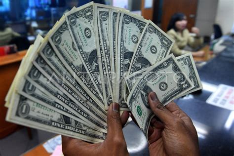KONDISI NILAI TUKAR RUPIAH ANTARA Foto