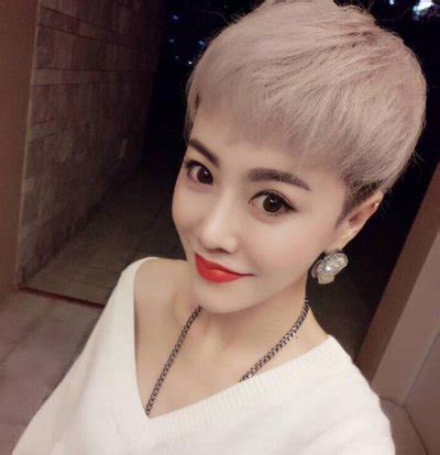 短发衣服 短发发型搭配衣服图片 短发怎么搭配衣服好看 第12页 大山谷图库