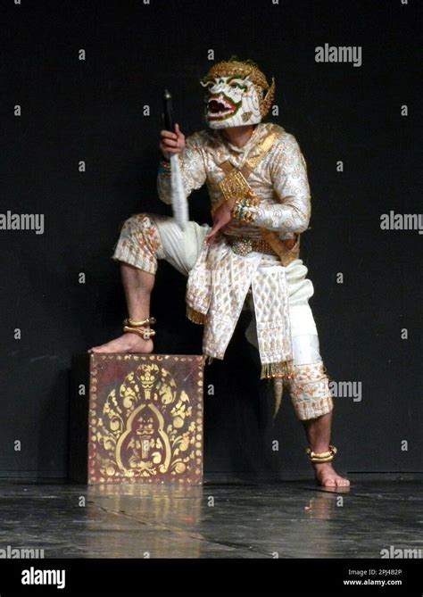 Cambodia Phnom Penh Traditional Dance Show In The National Museum