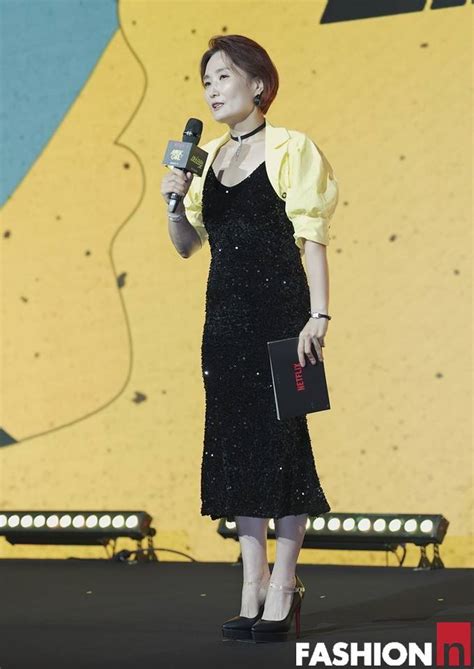 패션엔 패션엔 포토 박경림 스팽글 원피스와 볼레로 센스있는 Mc룩 스타일 Up