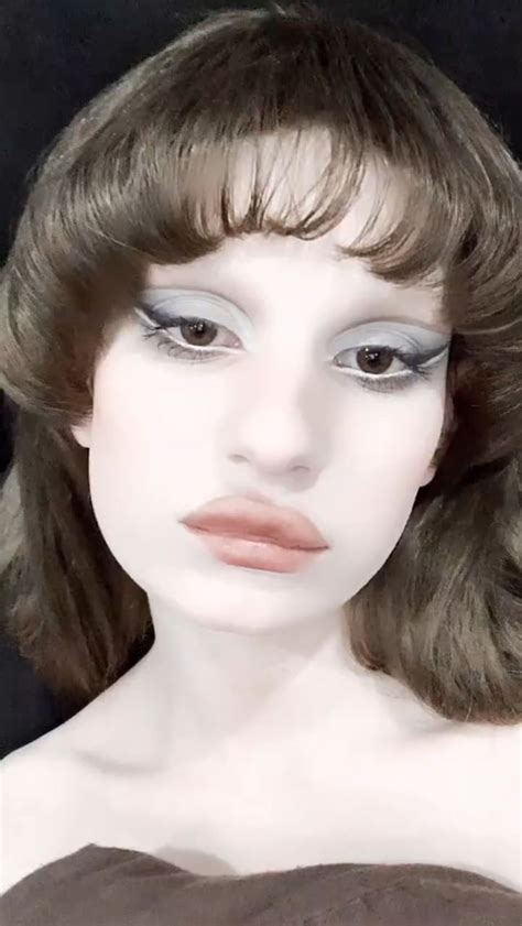 Salvia Salvia Artist Makeup