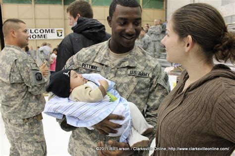 Fort Campbell Welcomes Home 102 Soldiers From The 194th Military Police Company Sunday Night