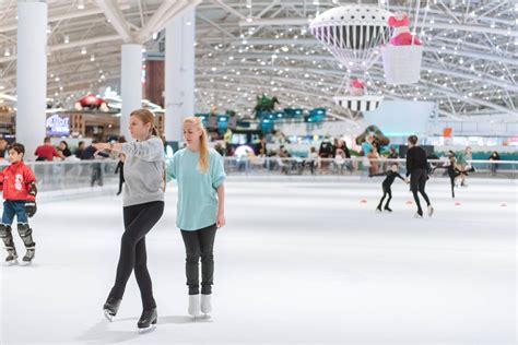 Фотогалерея катка Mega Ice в ТЦ Авиапарк в Москве