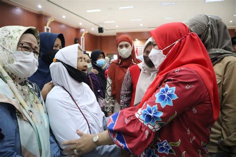 Walikota Eva Dwiana Lepas 500 Jamaah Umrah Tahun 2022 Jurai Id