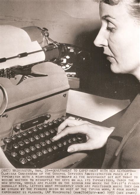 Oz Typewriter Battle Of The Typewriter Keyboards 1955 56