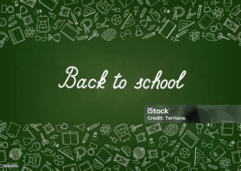 학교 칠판 벽지로 돌아갑니다 교육은 기호 패턴을 그린 학교 용품 아이콘 낙서 학습 과목 분필 그려진 낙서 아이콘 배경 과학에