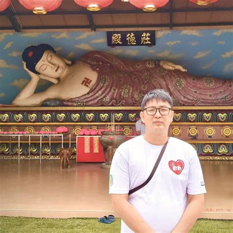 王緒榮 See Yong Wang • Threads Say More