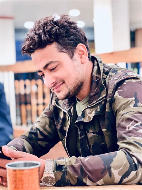 Keshav Mainali Medium