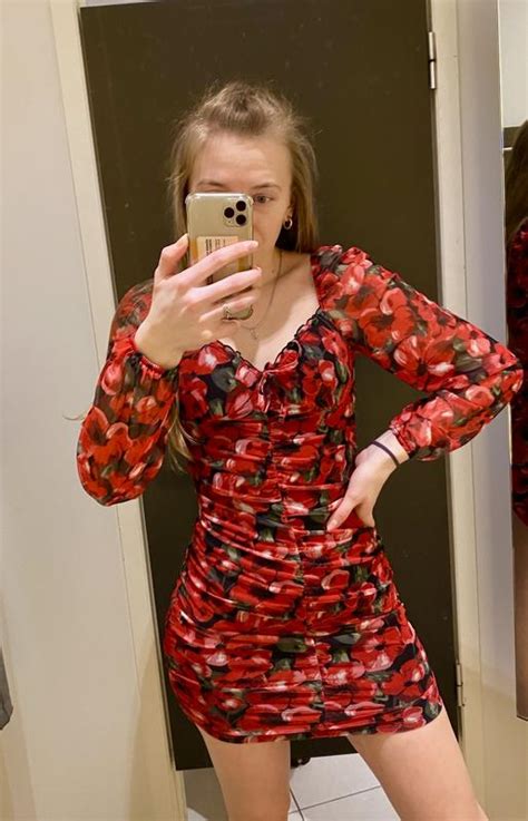 Сукня з рукавами буфами — ціна 1200 грн у каталозі Короткі сукні Купити жіночі речі за доступною