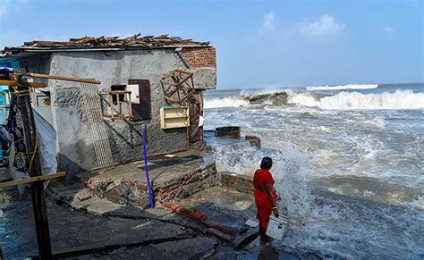 Cyclone Biparjoy To Make Landfall Near Jakhau On June 15 News In Telugu