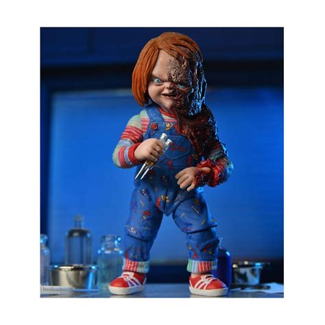 Ultimate Chucky 7 Scale Action Figure Chucky Tv Series Neca