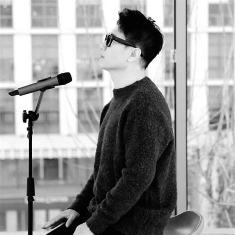 チ・ソクジンさんのインスタグラム写真 チ・ソクジンinstagram「지석진 공부왕찐천재 그사람의노래 오늘6시」1月10日
