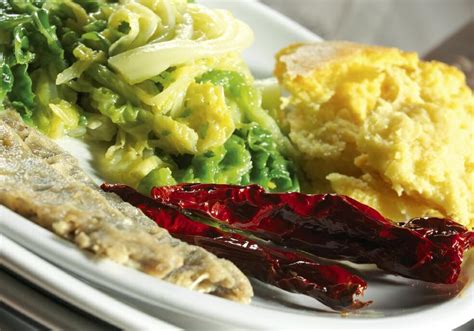 Cornmeal Pizza Crust With Vegetables Pizz E Foje Cornmeal Pizza Crust Pizza Crust Cooked