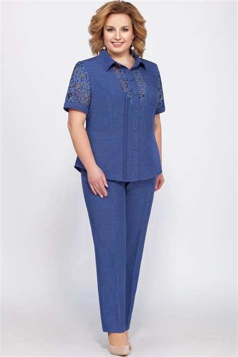 Брючный костюм двух предметный рубашка брюки Рубашка средней длины полуприлегающего силуэ