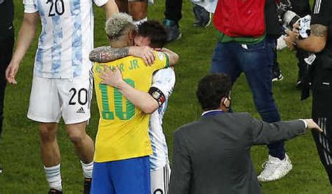 Messi And Neymar Hugging