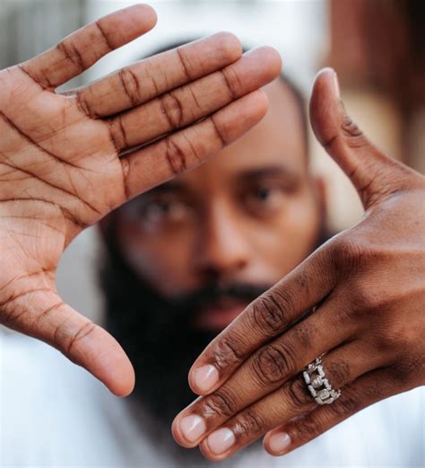 What Hand Do Men Wear Wedding Bands On