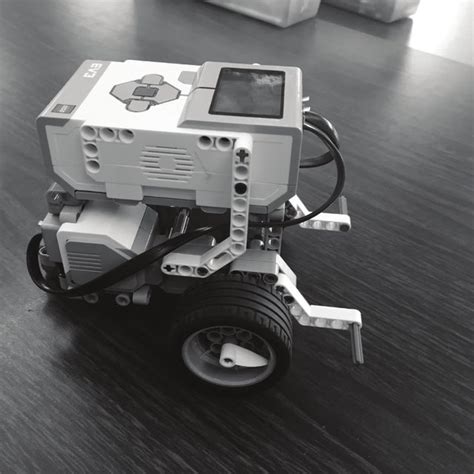 Example Lego EV3 Mindstorms Robot Build The Driving Base Download Scientific Diagram