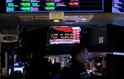 Фондовые индексы США начали день снижением на 0 7 1