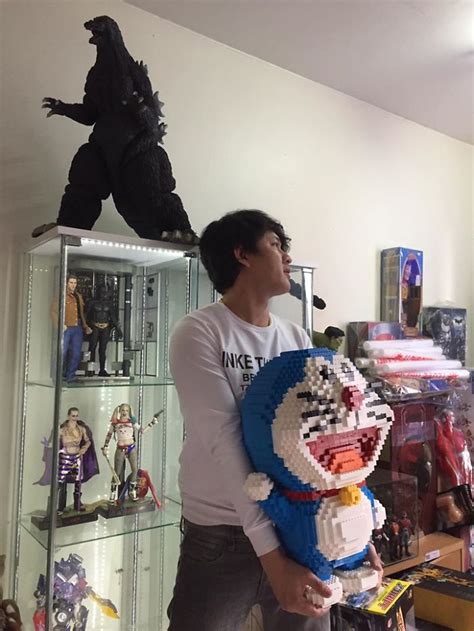 Naughty Cat Remains Completely Unbothered After Breaking A 2432 Piece