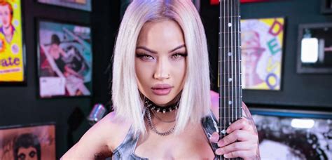 Kiki Wong é A Nova Guitarrista Do Smashing Pumpkins Rockbizz