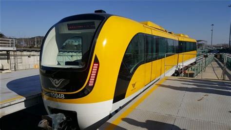 자기부상열차 타보니하늘에 뜬 채 달리는 쾌감 아시아경제