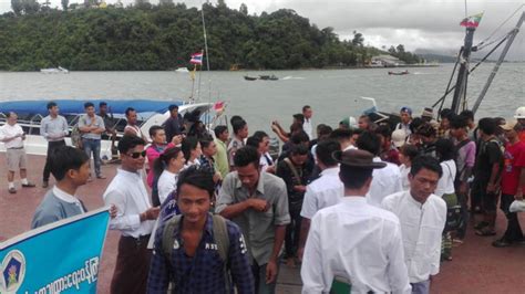 Dvb ျမန္မာအလုပ္သမားမ်ား ေကာ့ေသာင္းနယ္စပ္ဂိတ္သို႔ ထပ္မံ၀င္ေရာက္လာ