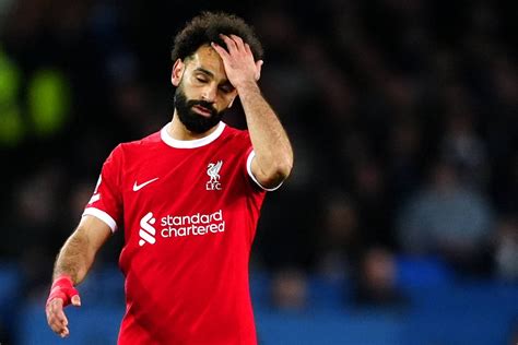 هل يخاطر ليفربول بخسارة صلاح مجاناً في 2025؟