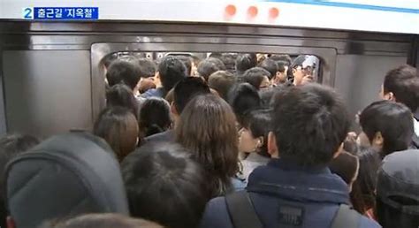 韩国地铁9号线成最拥挤地铁线路