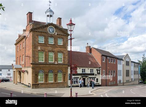 Moot Hall And Plume Of Feathers Pub Market Square Daventry Northamptonshire England United