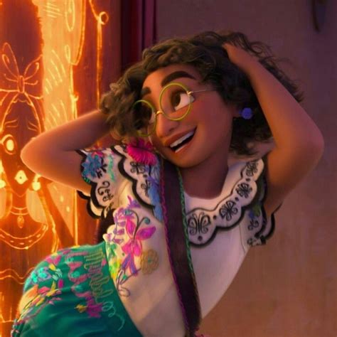 Pin By Cami ☆ On Encantoooo Disney Animated Films Mirabel Disney And Dreamworks