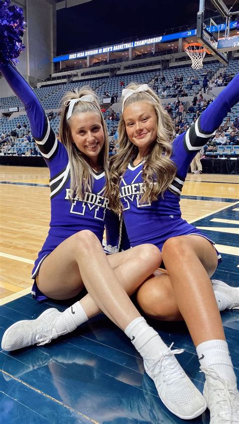 Cheerleading Poses College Cheerleading Cheer Friends Poses