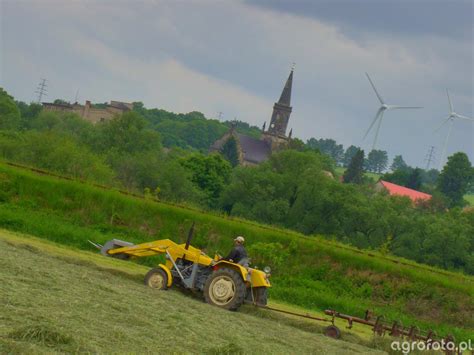 Foto ciągnik Ursus C i zgrabiarka Galeria rolnicza agrofoto