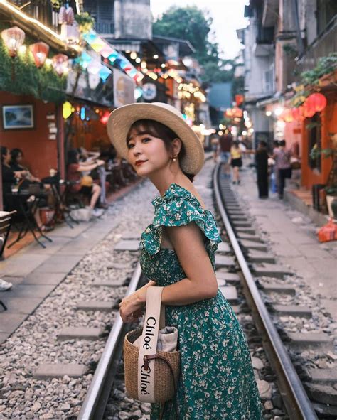 郭圈圈さんのインスタグラム写真 郭圈圈instagram「在越南一直被認成日本人的me🇯🇵 來推薦旅行社給你們！（我請他們幫忙辦簽證and接機） 話說越南簽證在我出國當天公布隔天要變成