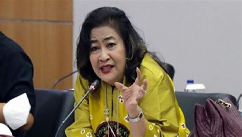 Usai Dipecat Dari PDIP Cinta Mega Daftar Jadi Caleg PAN Penyebar Informasi Tanpa Batas