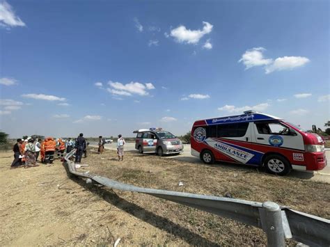 ရန်ကုန် မန္တလေး အမြန်လမ်းမတွင် ကားတစ်စီး အရှိန်လွန်တိမ်းမှောက်ခဲ့ရာ ၁