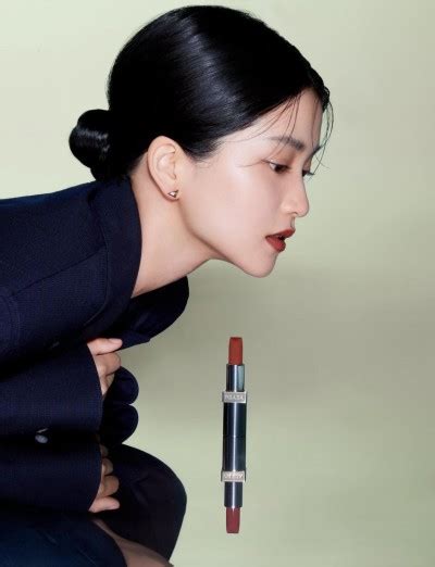 프라다 이어 미우미우 셀린느까지♥ 명품 브랜드가 푹 빠진 코스메틱 네이버 포스트