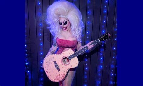 Dolly Parton Honors Texas Drag Queen